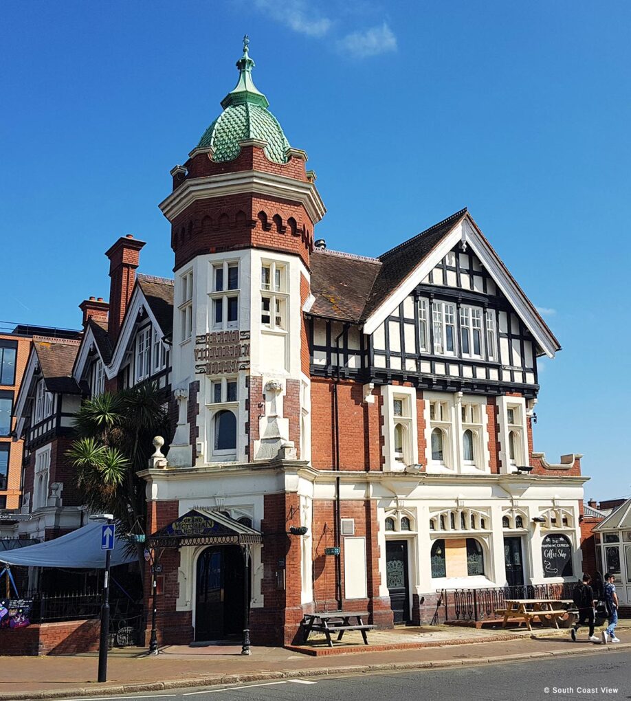 Photographs of Worthing | A Gallery of 38 Sunny Photos